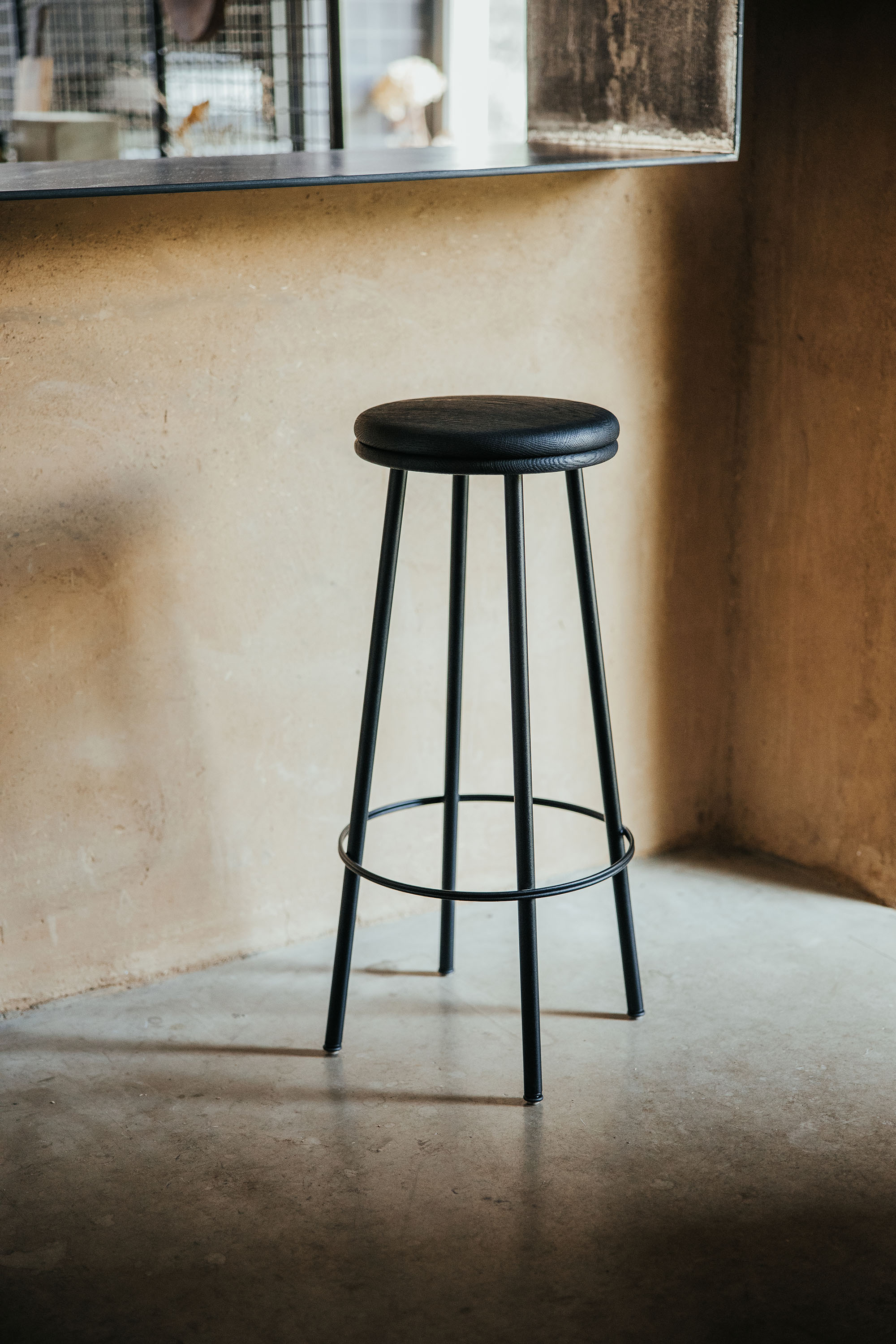 Helge Bar Stool – NIROH – Designmöbel & Interior