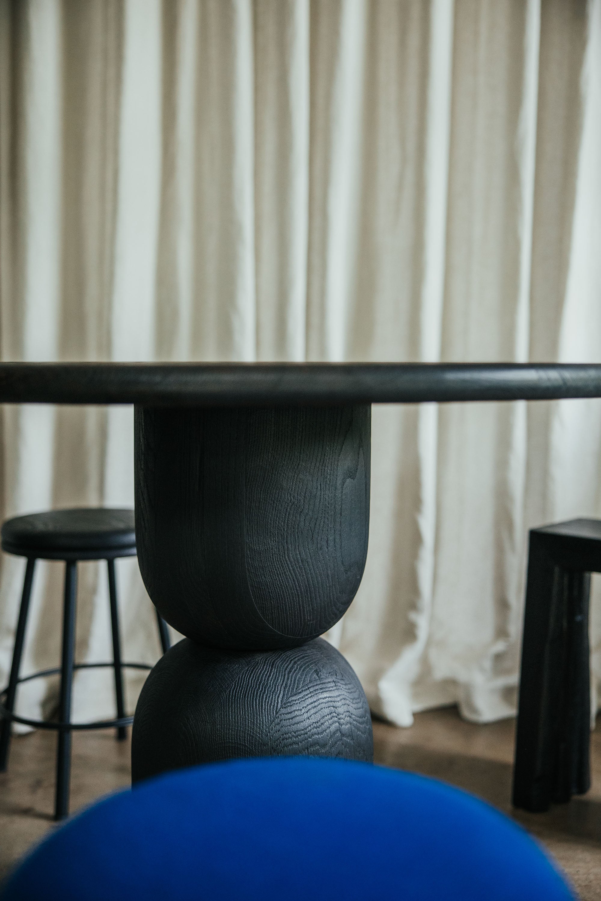 NIROH Designmöbel – Piet Dining Table – NIROH – Designmöbel & Interior