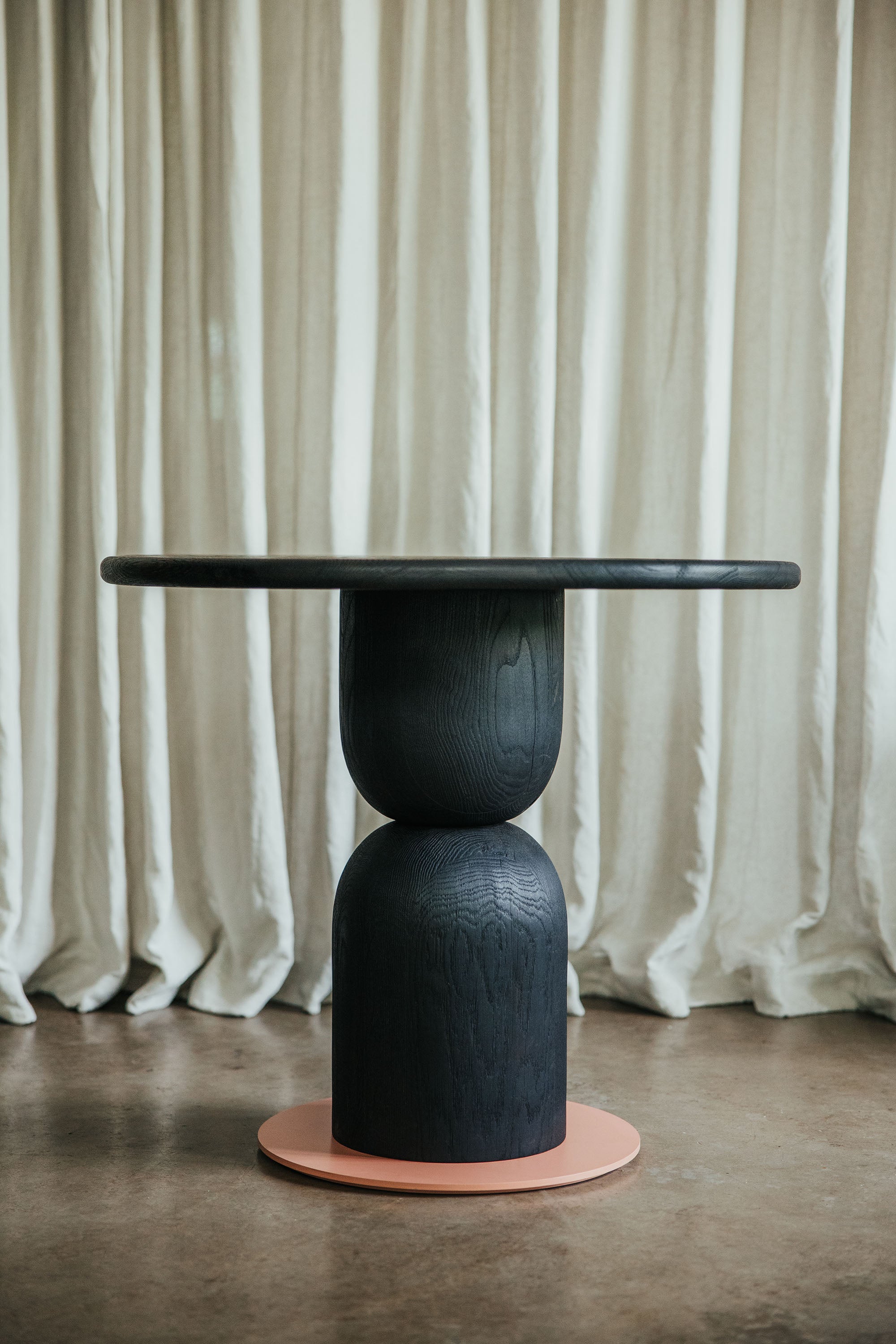 NIROH Designmöbel – Piet Dining Table – NIROH – Designmöbel & Interior